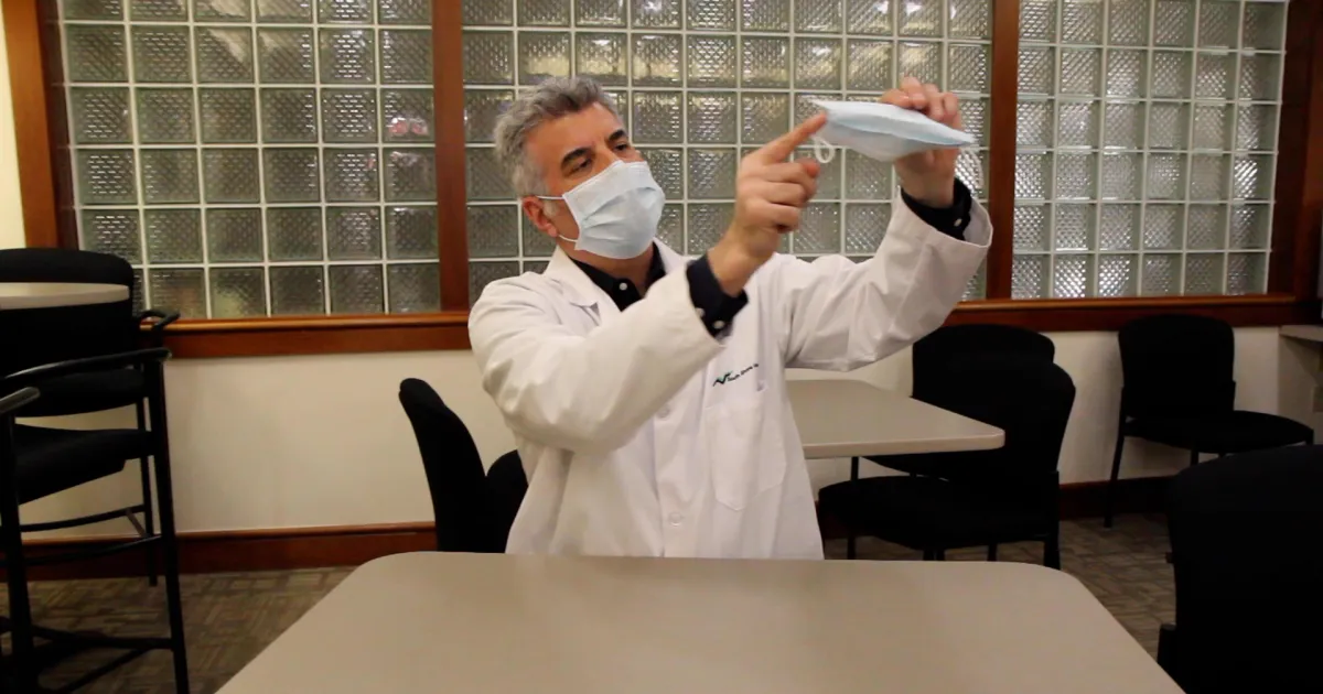 How the 'Knot-and-Tuck' Method Achieves a Better Fitting Face Mask ...